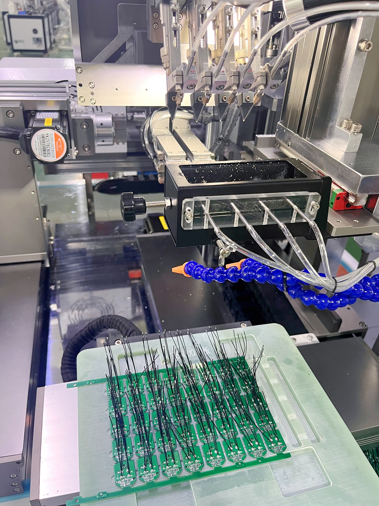 China PCBA Board Automatic Wire Soldering Machine with Fixture ...